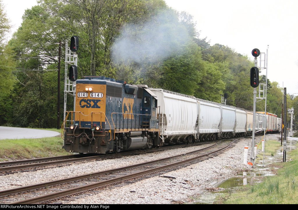CSX GP40-2 6141 smokes it up